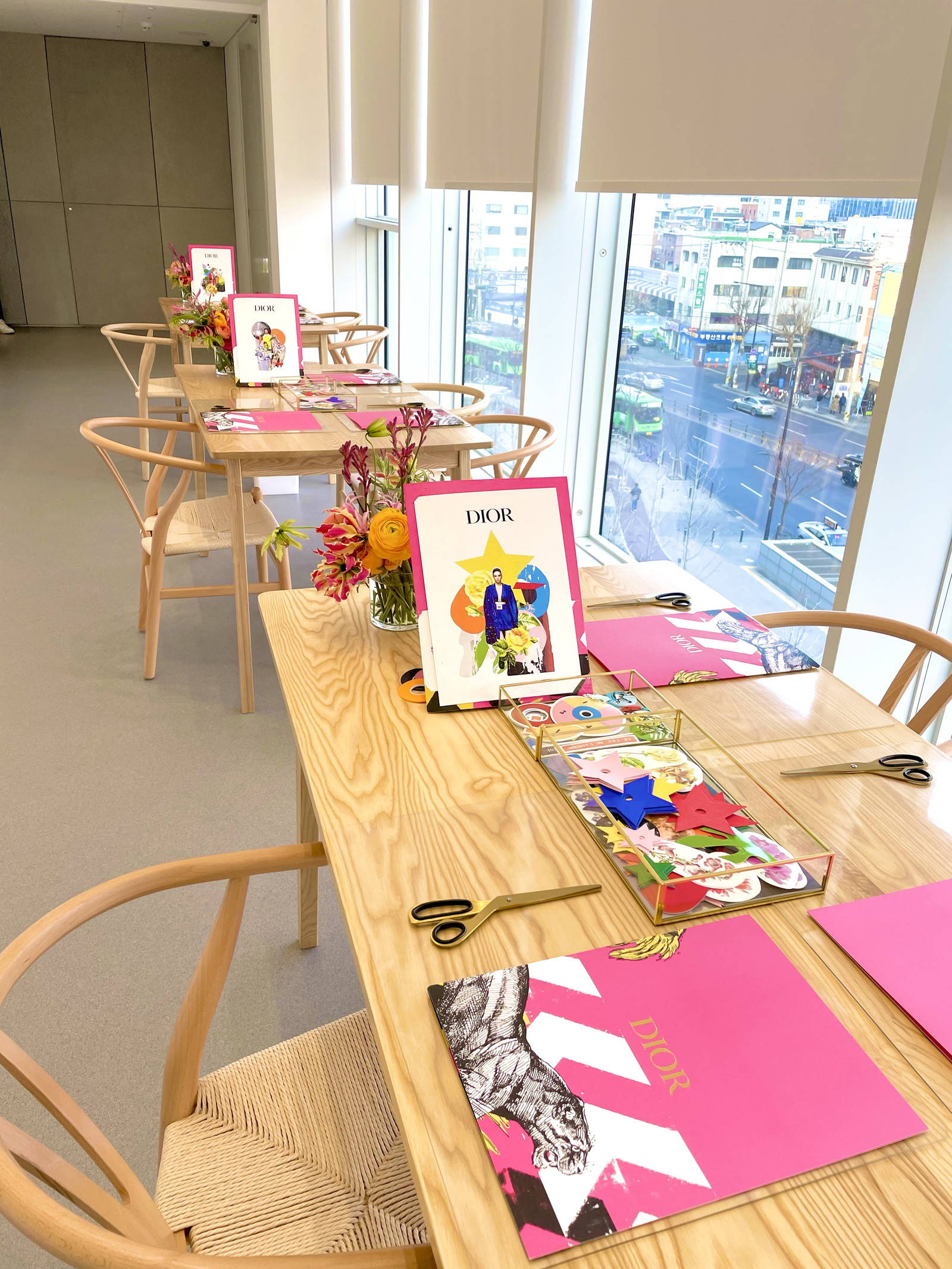 DIOR 22ss collection 행사 콜라주 애니메이션 존 진행 by 나승준 - 노트폴리오